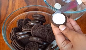 Do They Sell Oreos Without Cream? - Where to Get It